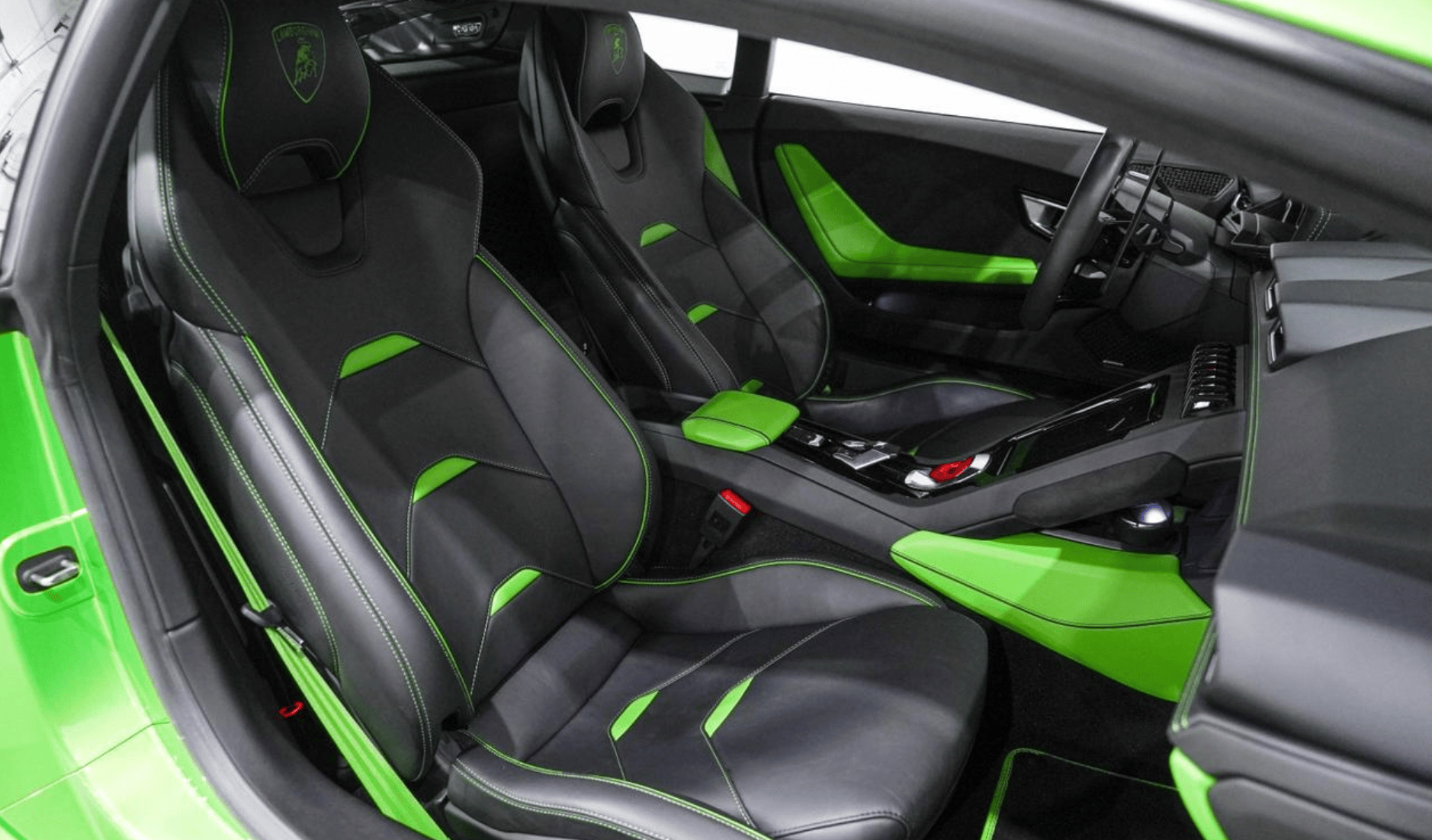 Luxury Car Interiors: A Guide to Materials, Comfort, and Craftsmanship